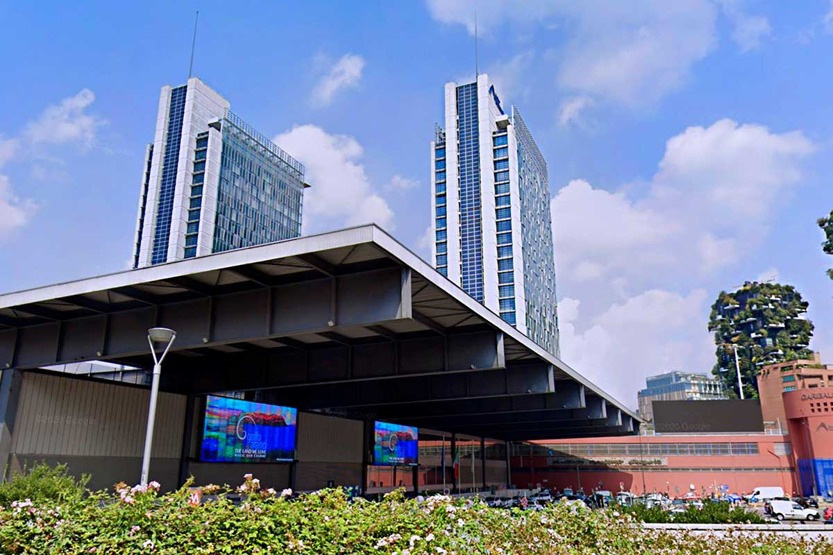 Dalla Stazione di Porta Garibaldi di Milano • Verso Verde Milano